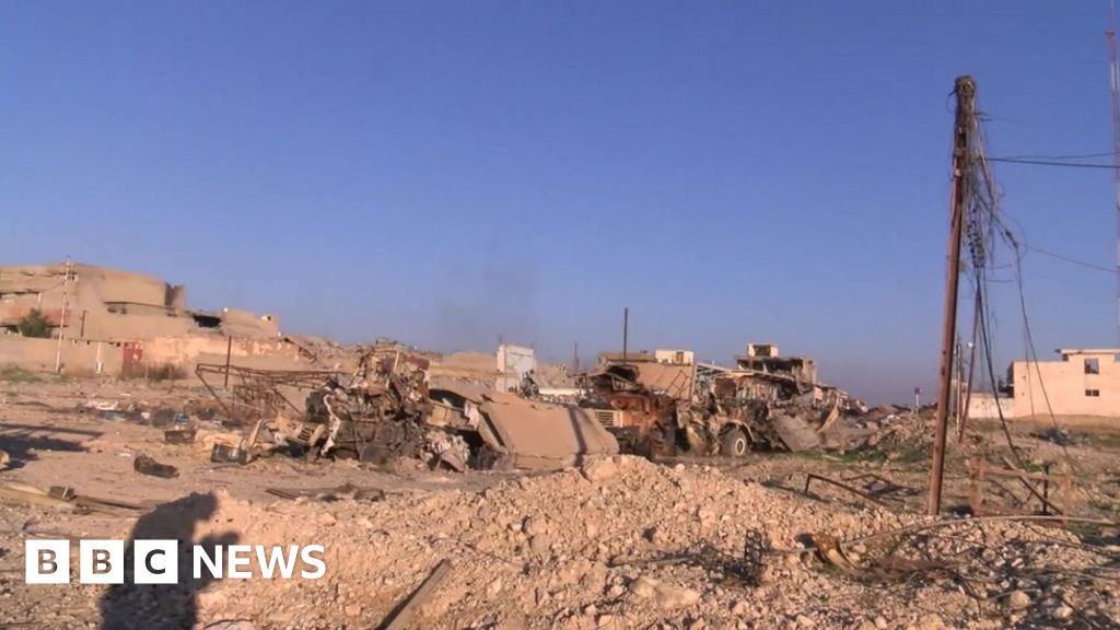 Battle for Sinjar: Inside town after recapture from IS - BBC News