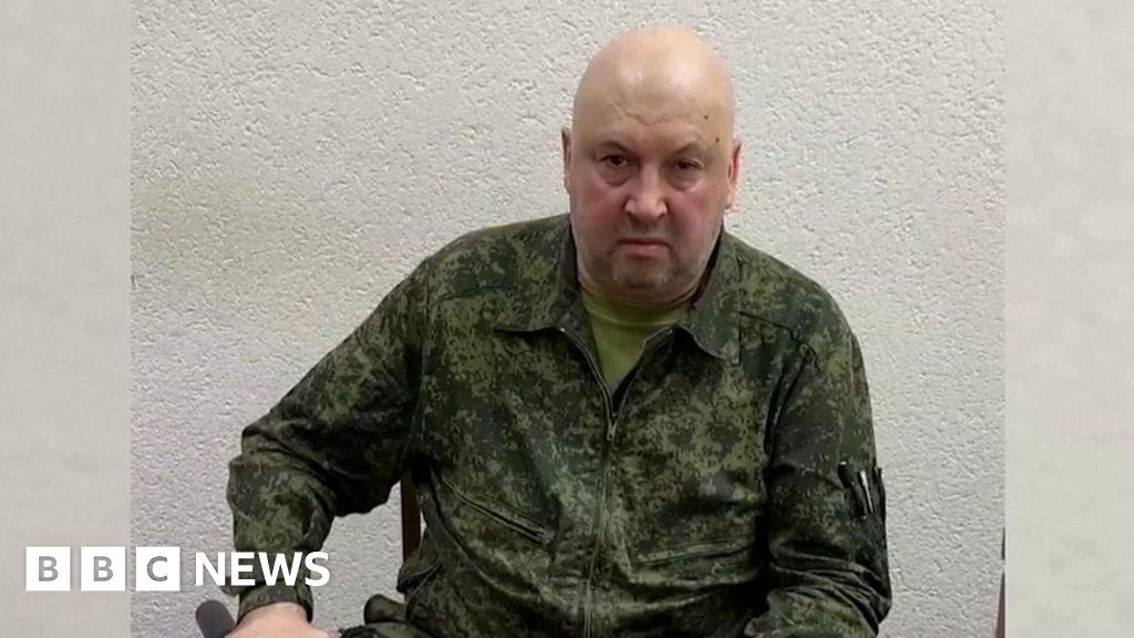 Obey will of Putin and return to base - Top Russian commander - BBC News