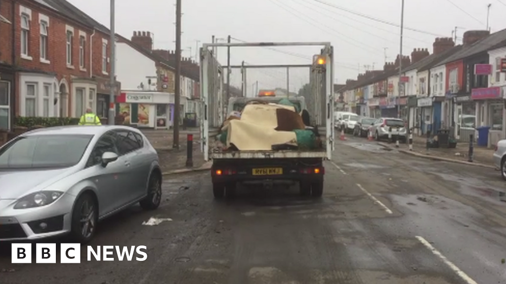 Northampton flash floods: Blocked drains blamed - BBC News