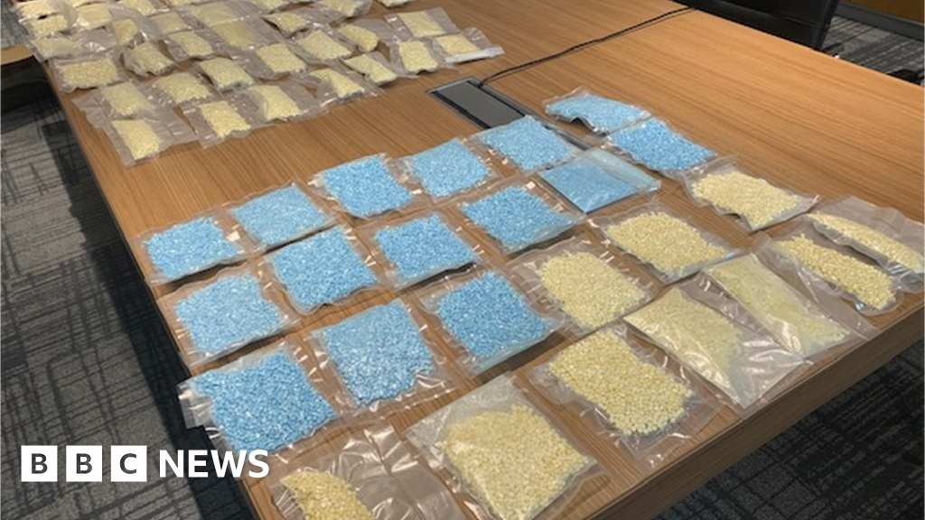 Police seize £100,000 of suspected prescription drugs