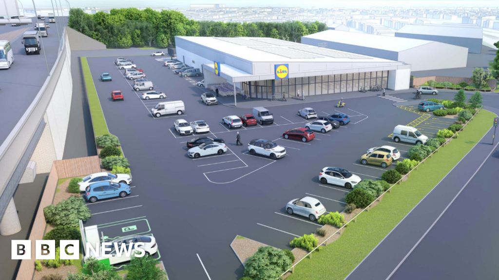Second Walsall Lidl wins planning approval - BBC News