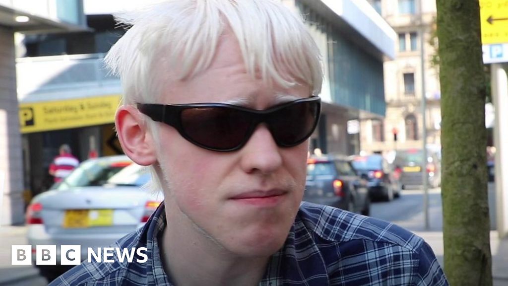 Manchester partially sighted man's bus stop dilemma - BBC News