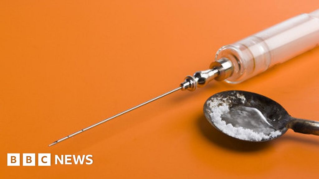 Why is heroin killing so many people? - BBC News