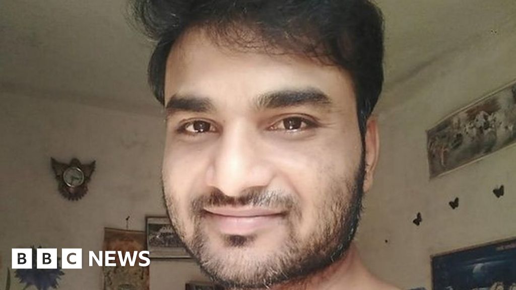 The Muslim Sanskrit professor boycotted over his religion - BBC News