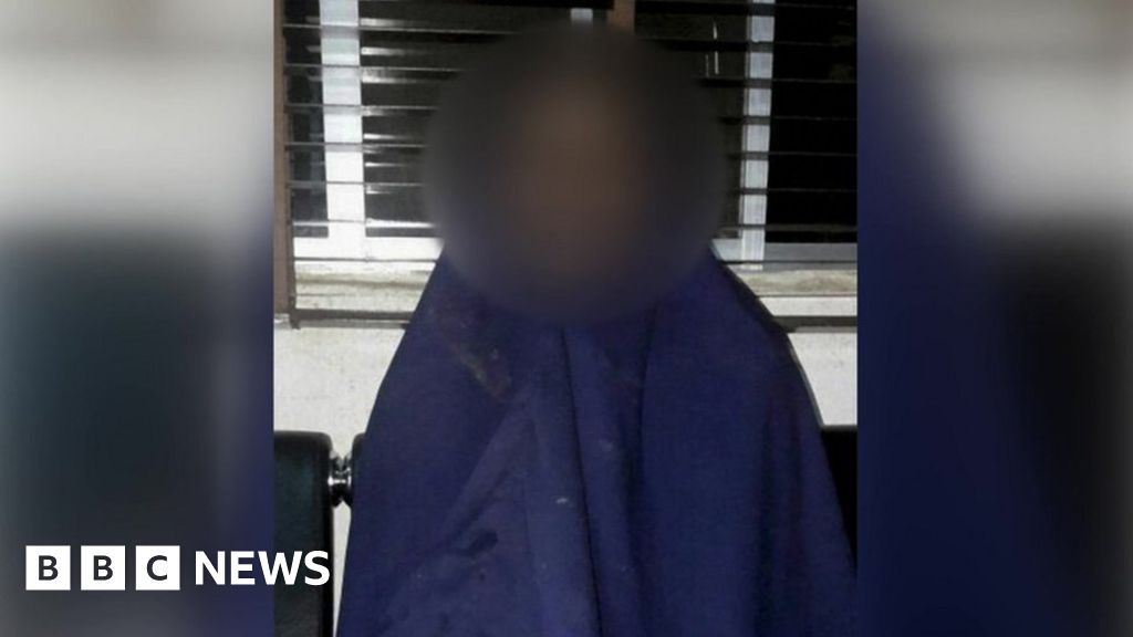 Chibok girl's life with Boko Haram in Nigeria - BBC News