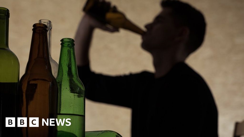 Budget 2017: Why is white cider being taxed more? - BBC News