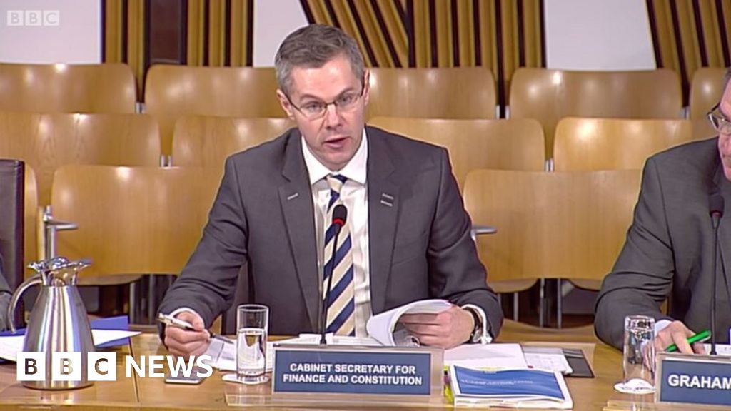 Derek Mackay insists council budget settlement is 'fair' - BBC News