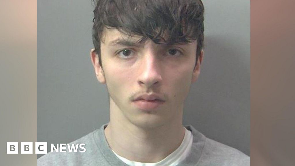 Peterborough drug dealer jailed after 'Rambo' knife found - BBC News