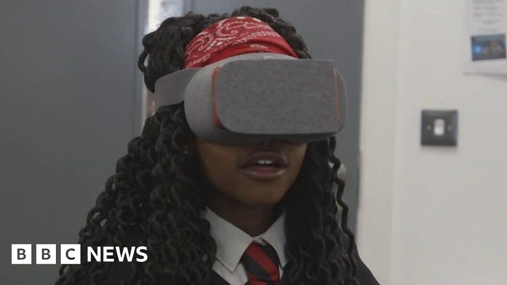 Virtual reality to stop bullying: Tech tested in schools - BBC News