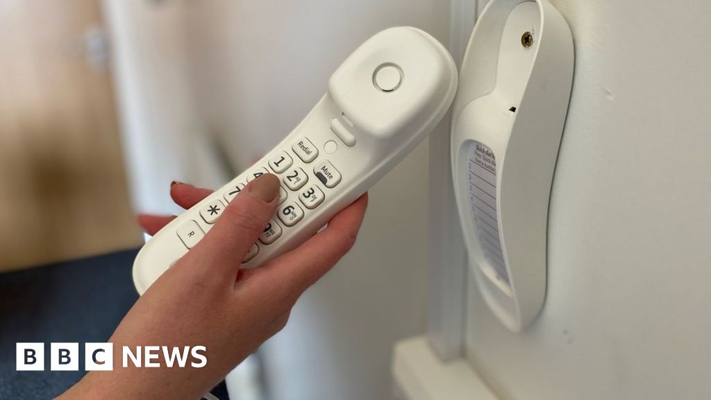 Landline phones to be installed in Scottish prison cells - BBC News