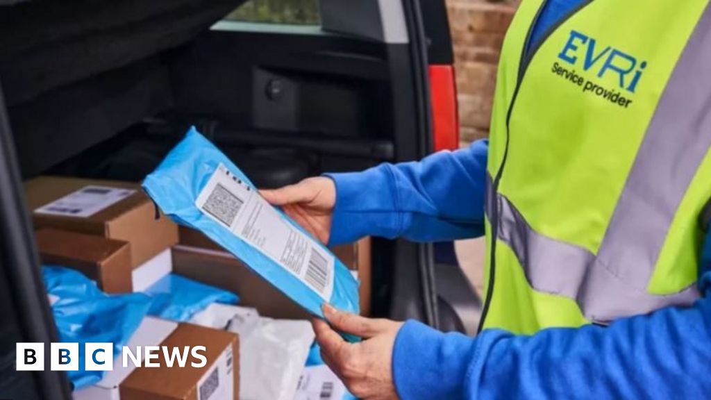 Headlines: 'Red panda dies' and 'disgusting' car park mess - BBC News