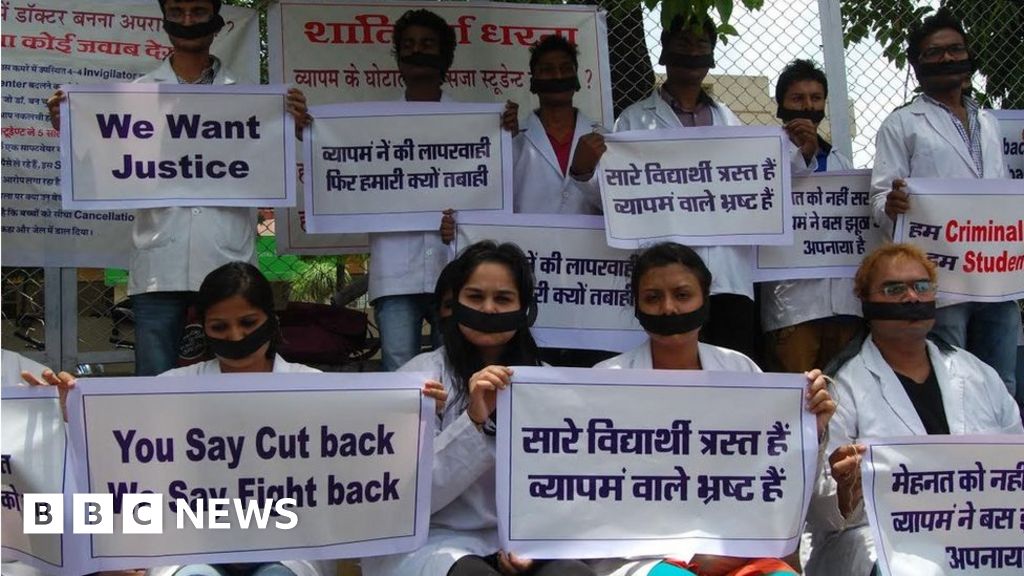 Vyapam: India federal probe into medical school exam scandal - BBC News