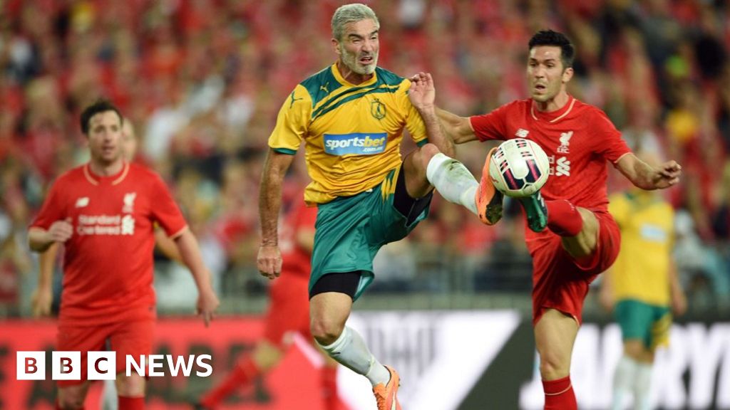 Ex-footballer Craig Foster forced to defend himself over daughter hug ...