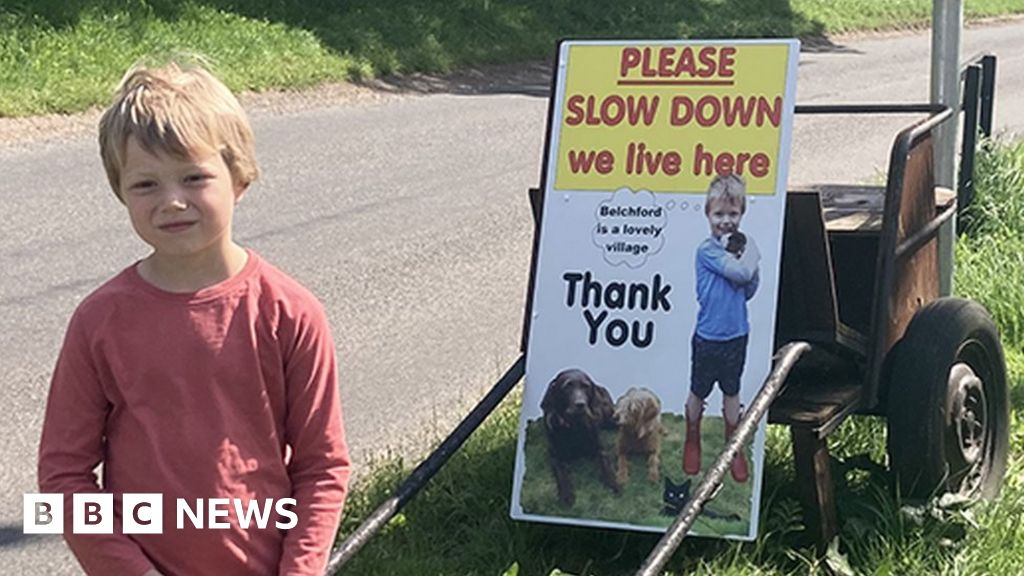 Lincolnshire children featured on new anti-speeding road signs - BBC News