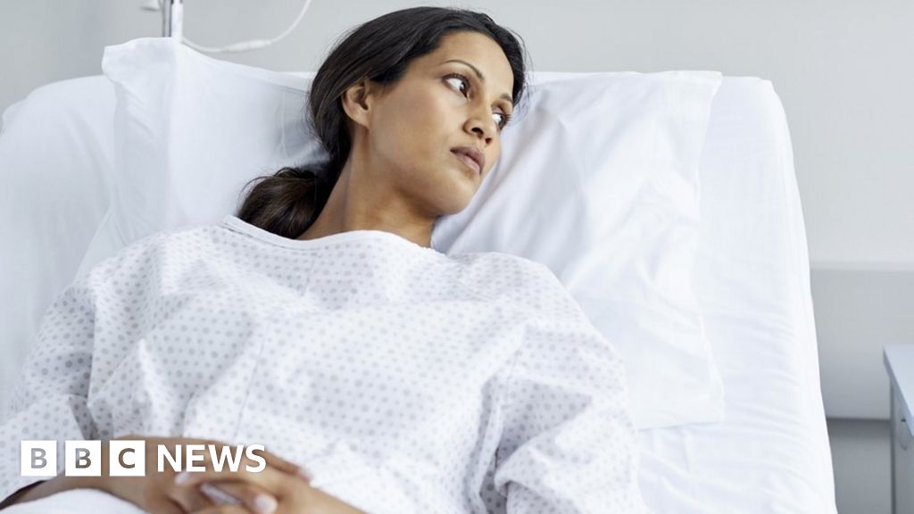 Women doctors 'best for female heart patients' - BBC News