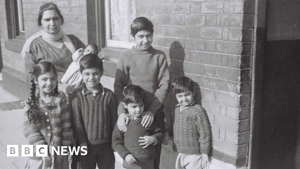 New archive to show life in Derby's south Asian communities - BBC News