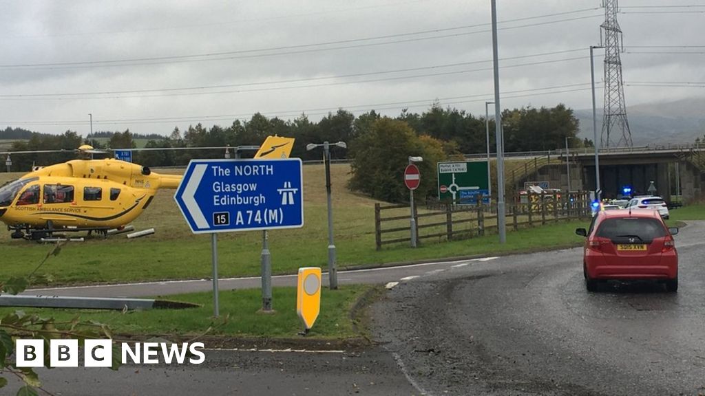 Serious crash shuts motorway slip road near Moffat - BBC News