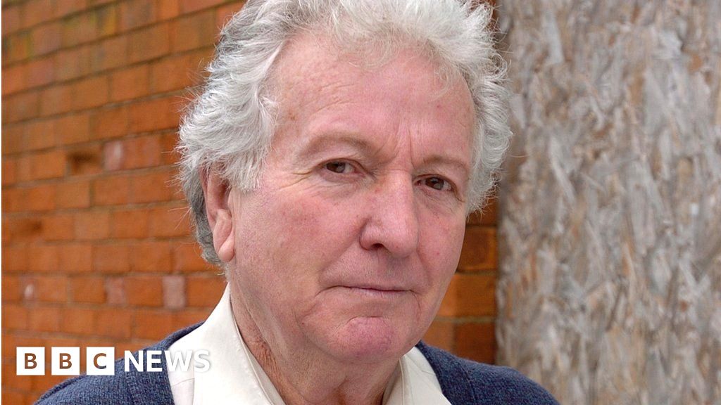Keith Barron: Duty Free actor dies aged 83