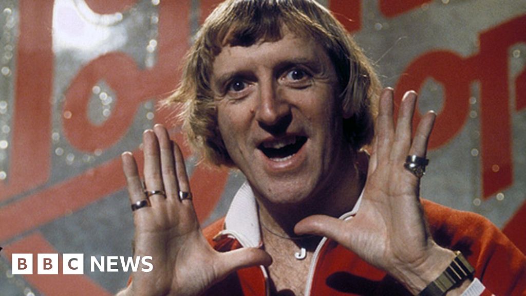 Profile: Jimmy Savile - BBC News