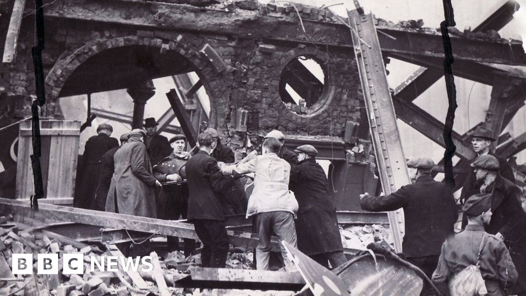 Sheffield's Blitz memorial walk launches at bombed sites - BBC News