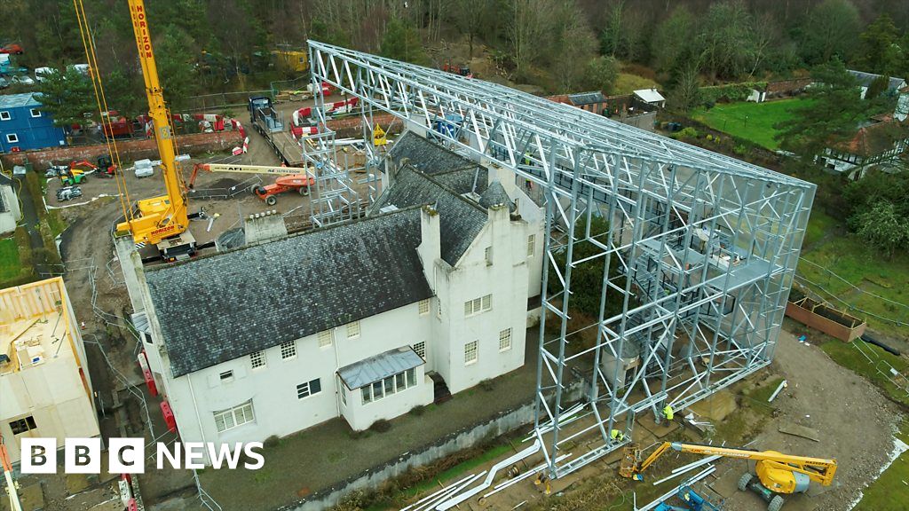 Mackintosh's Hill House reopens inside protective box