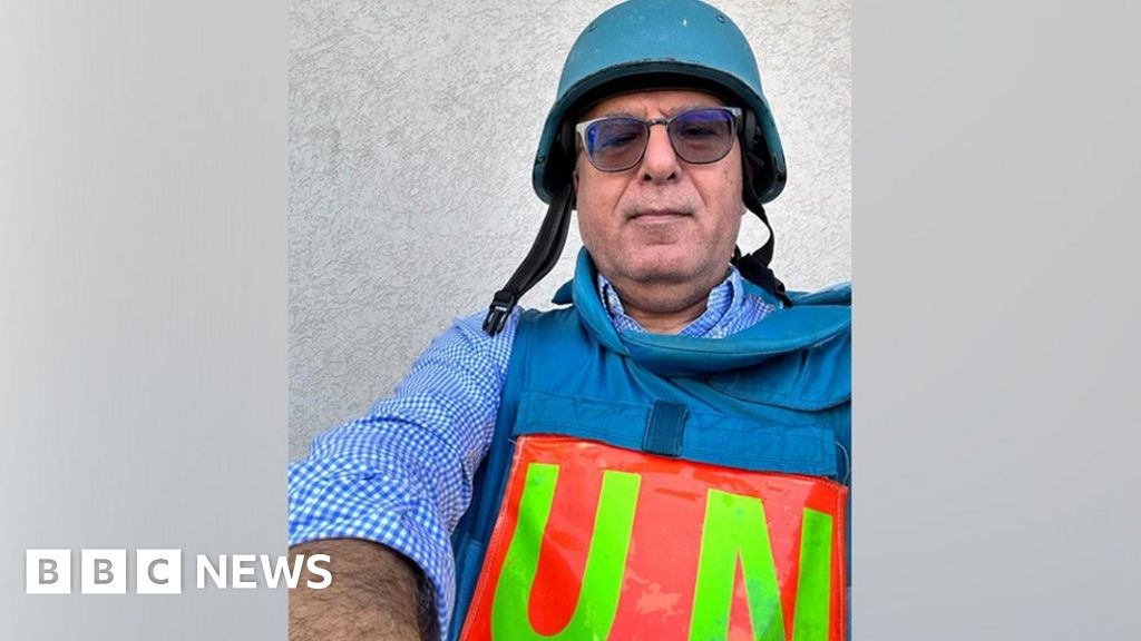 Surgeon stuck in Gaza describes waking to sound of rockets