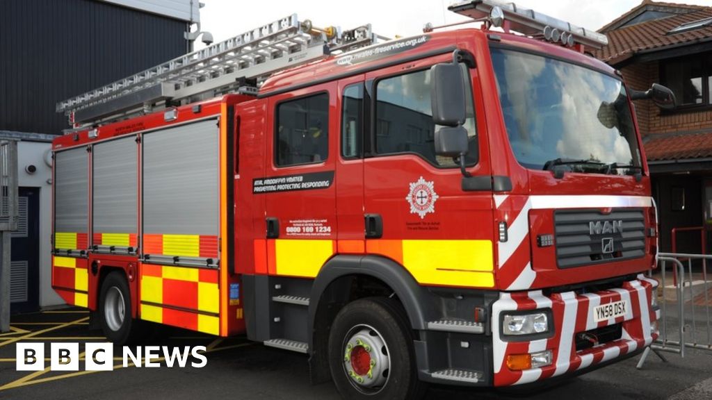 Six homes evacuated after Llanelli house fire - BBC News