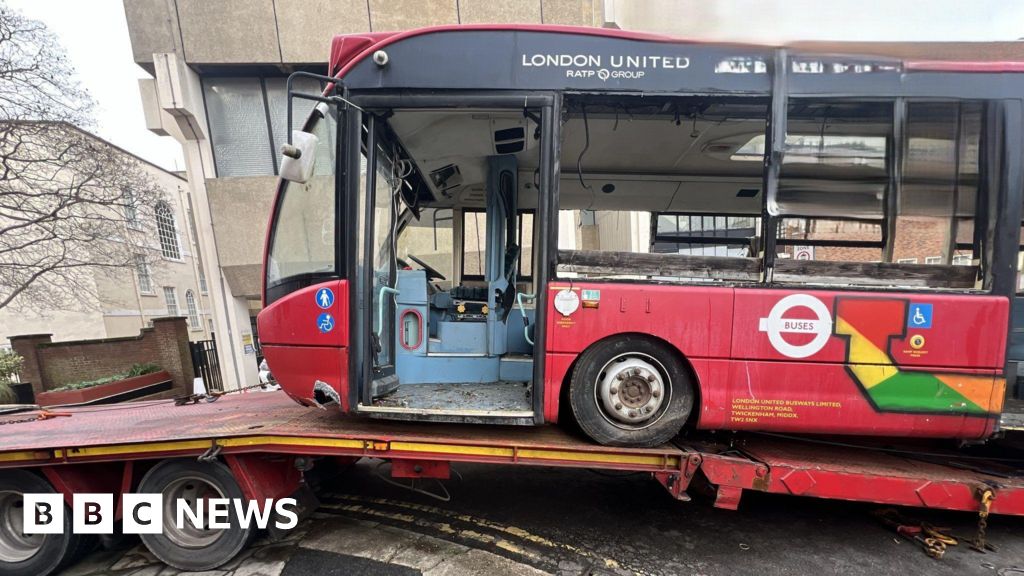 Gloucester City Council removes abandoned drug den bus