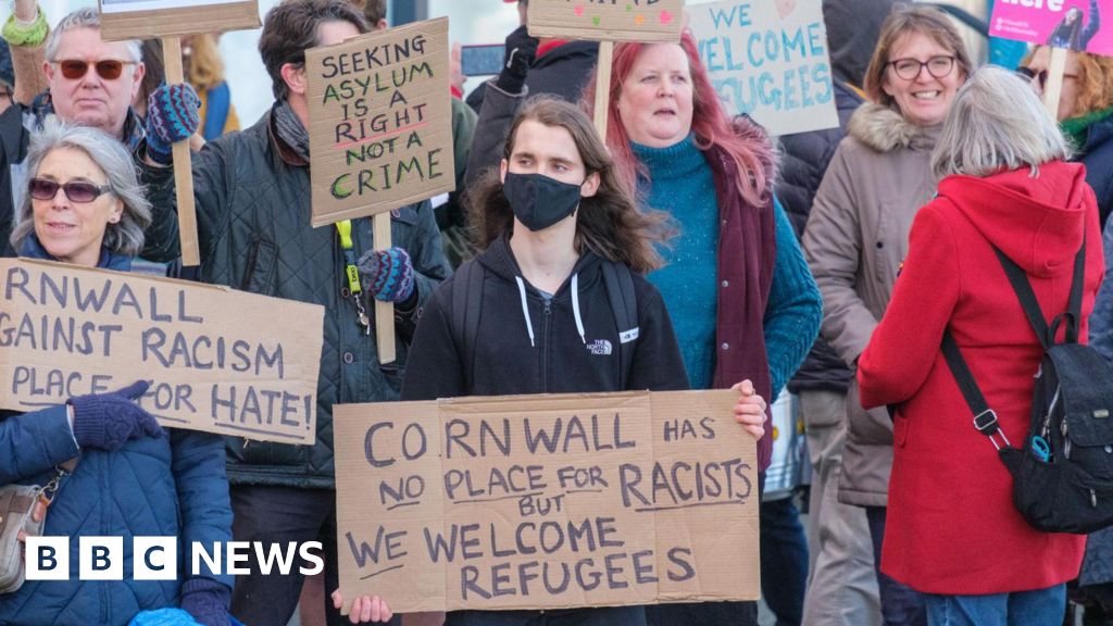 New team to help refugees and asylum seekers in Cornwall - BBC News