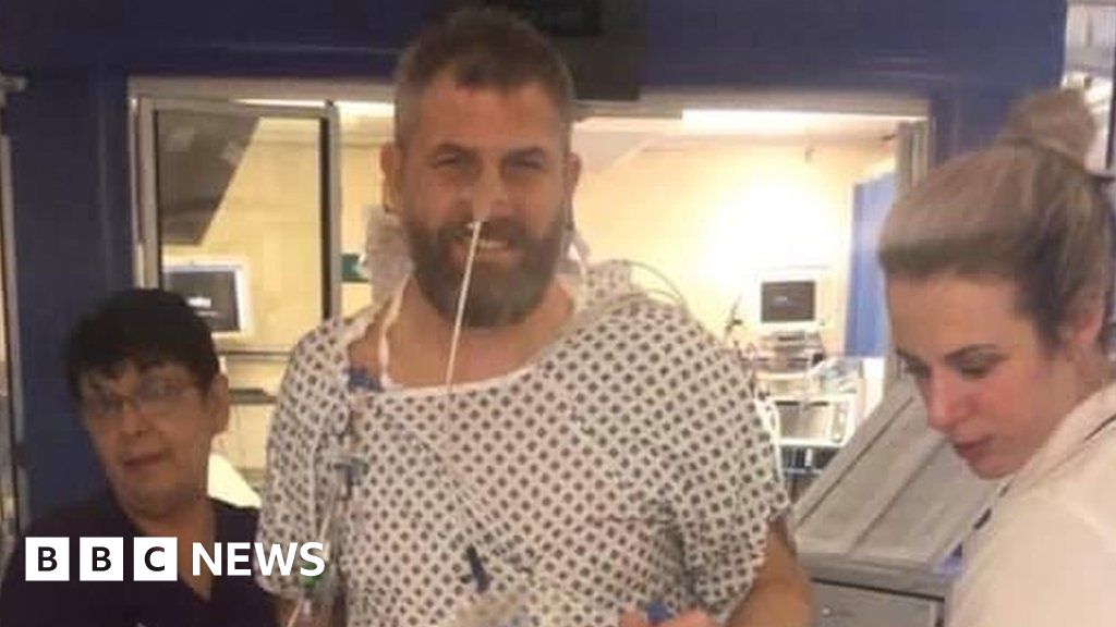 'Humbling' support for Swindon dad with incurable bowel cancer - BBC News