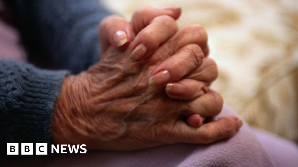 NHS Highland seeks to tackle loneliness and isolation - BBC News