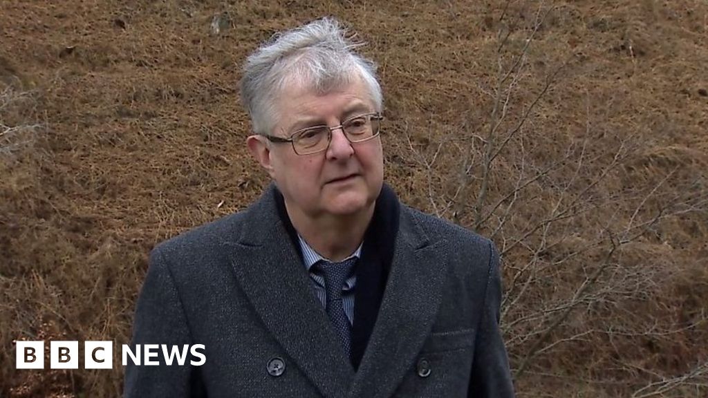 Sarah Everard: Police vigil response 'disturbing', says Welsh FM