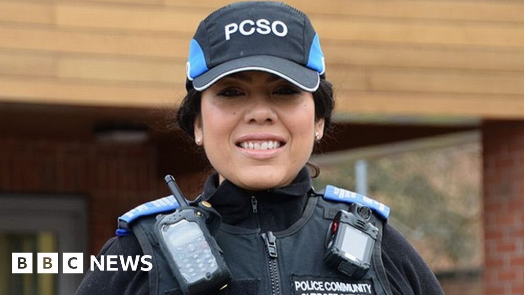 Loughborough driver left cycling PCSO with severe head injuries - BBC News