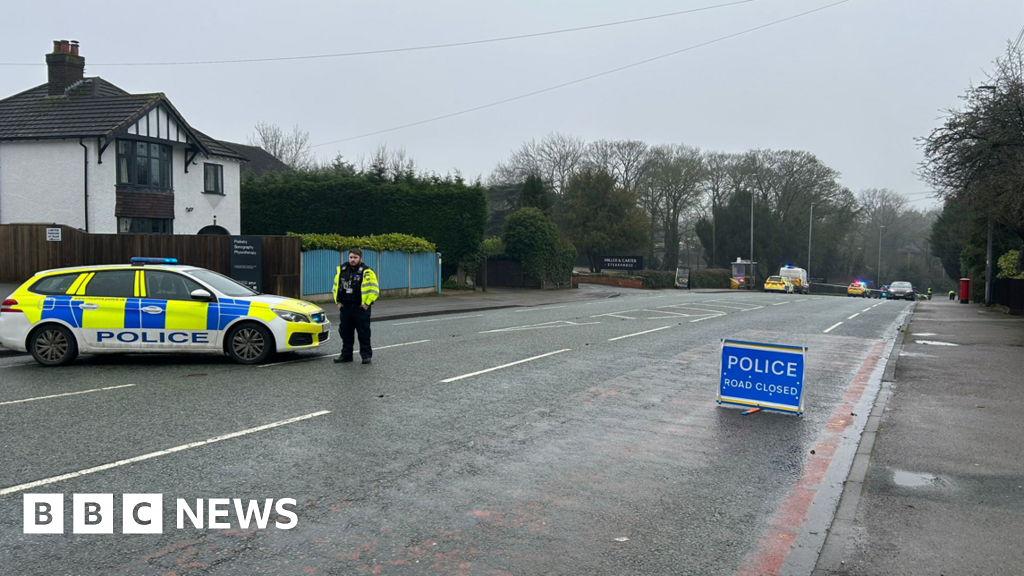 Arrest after pedestrian's death in Crewe crash - BBC News