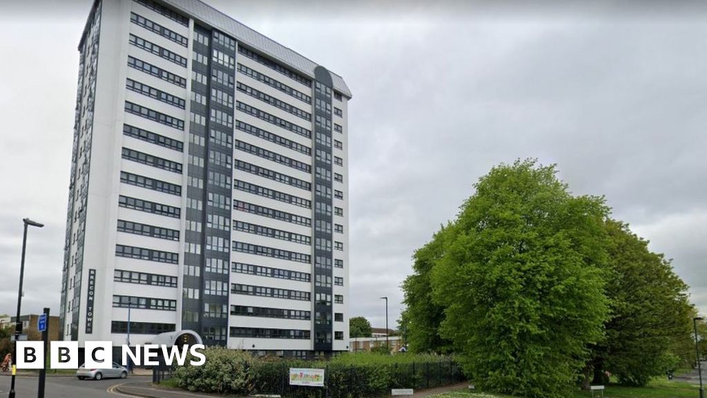 Birmingham tower block residents evacuated after flooding - BBC News