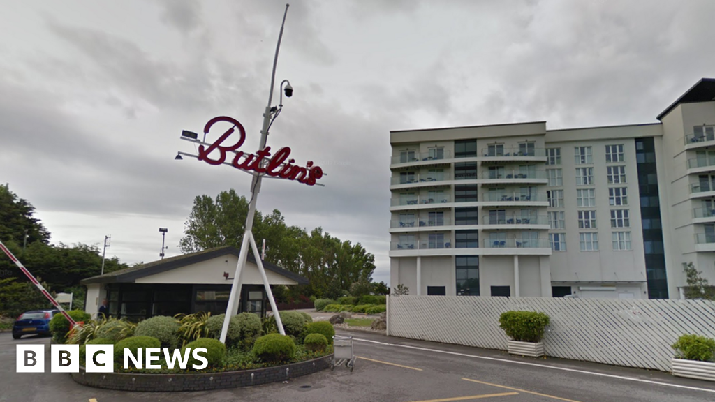 Butlin's Bognor Regis death: Man dies after bar fight - BBC News
