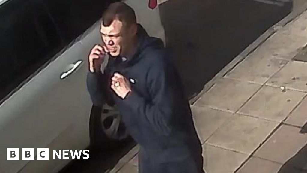 Image released over double stabbing in Scunthorpe - BBC News