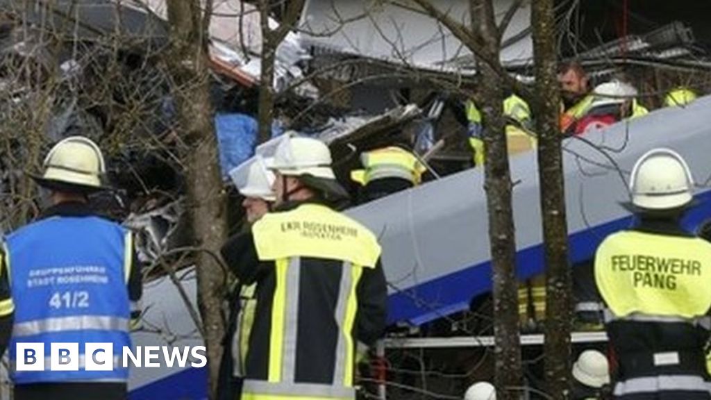 German train crash news conference - BBC News