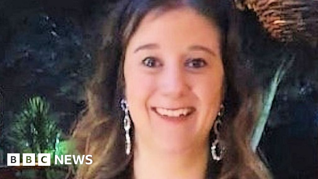 Crawley Down double murder case: Killed teacher 'a rock' - BBC News