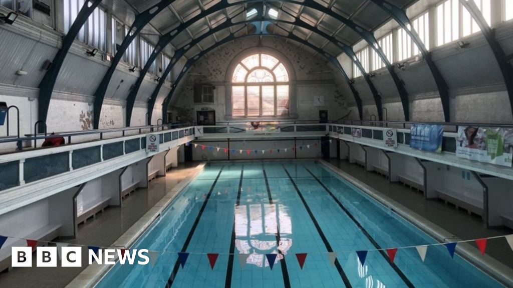 Swindon's historic hydro pool to close for £6.5m revamp - BBC News