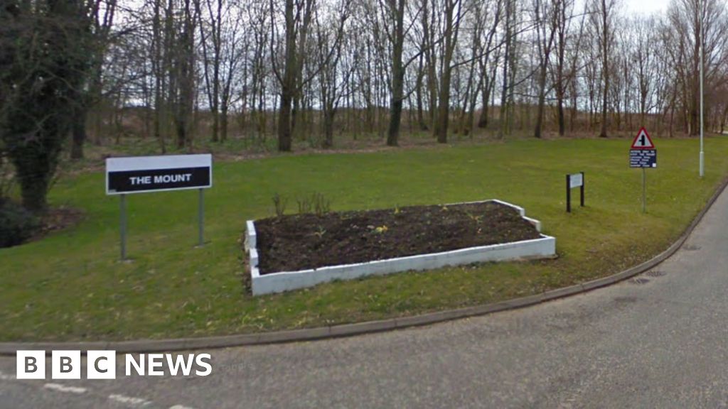 Child porn police officer Brian Rouse sacked from force - BBC News