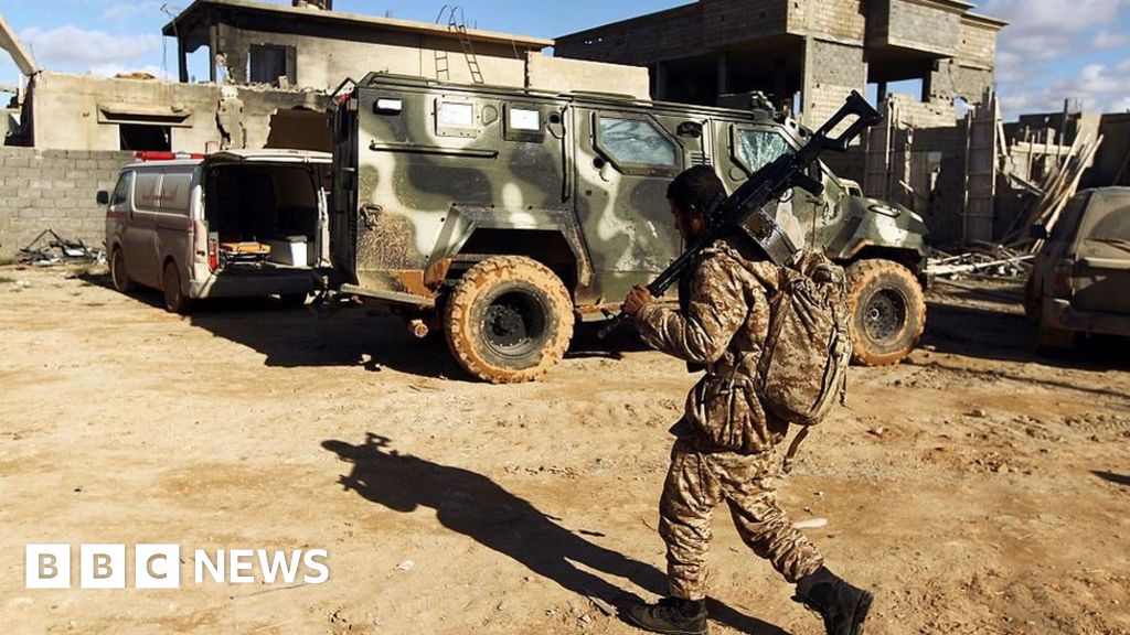 Libya force accused of killing Benghazi captives - BBC News