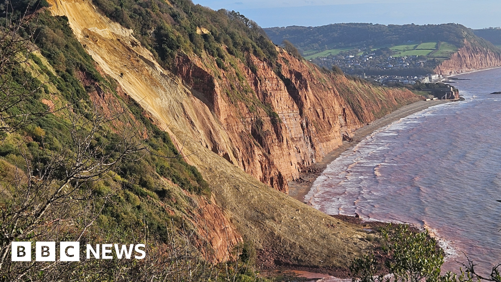 Coastal path closed after cliff fall in east Devon - BBC News