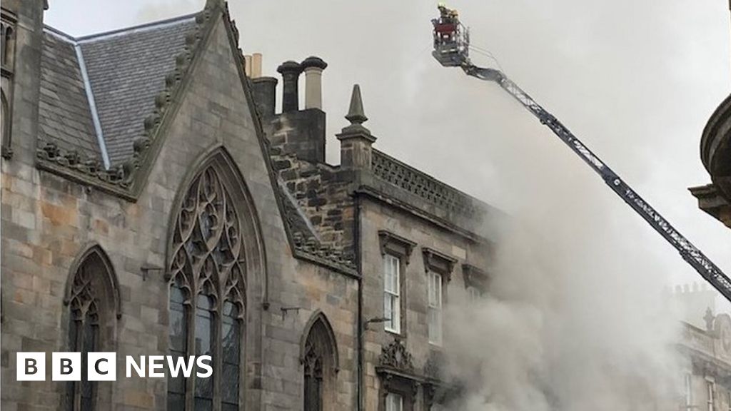 Repairs begin on fire-hit building in Edinburgh's Old Town - BBC News