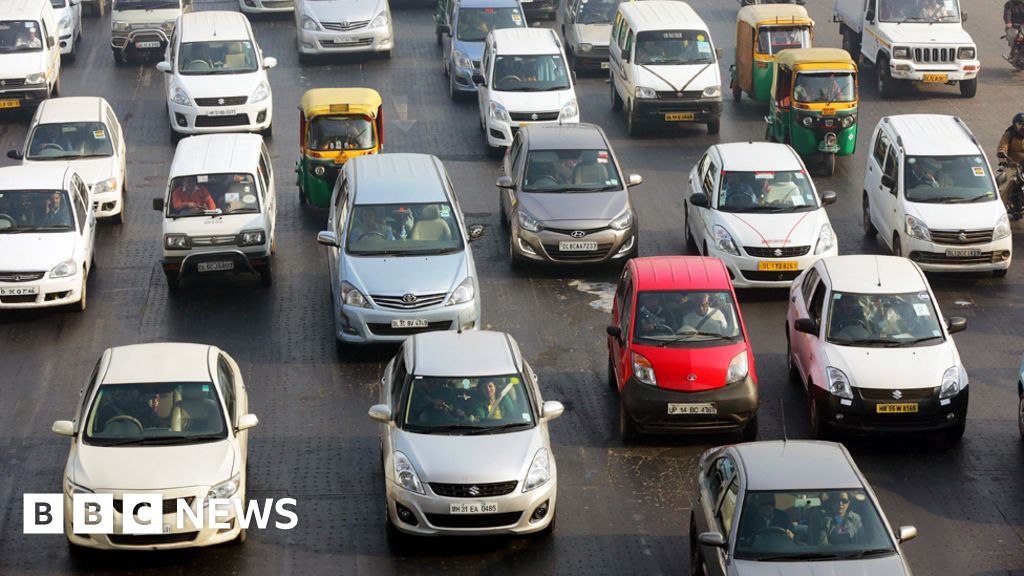 The city in love with cars even though its air is toxic - BBC News