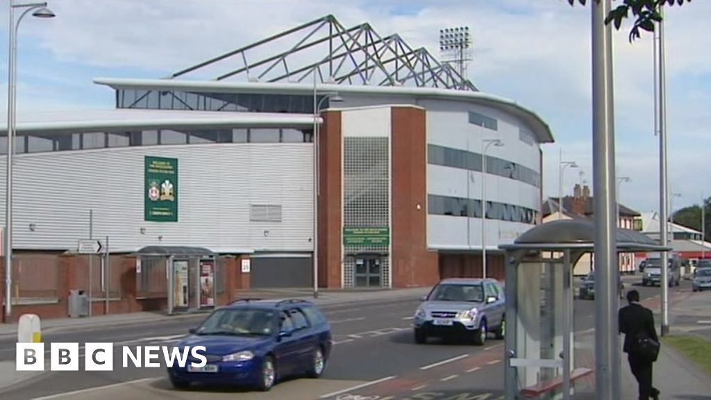 Wrexham FC stadium 'open for business' with new lease - BBC News