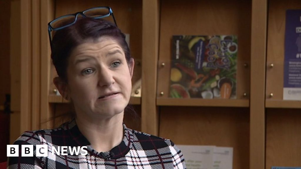 Menopause passport introduced by NHS trust boosting wellbeing - BBC News