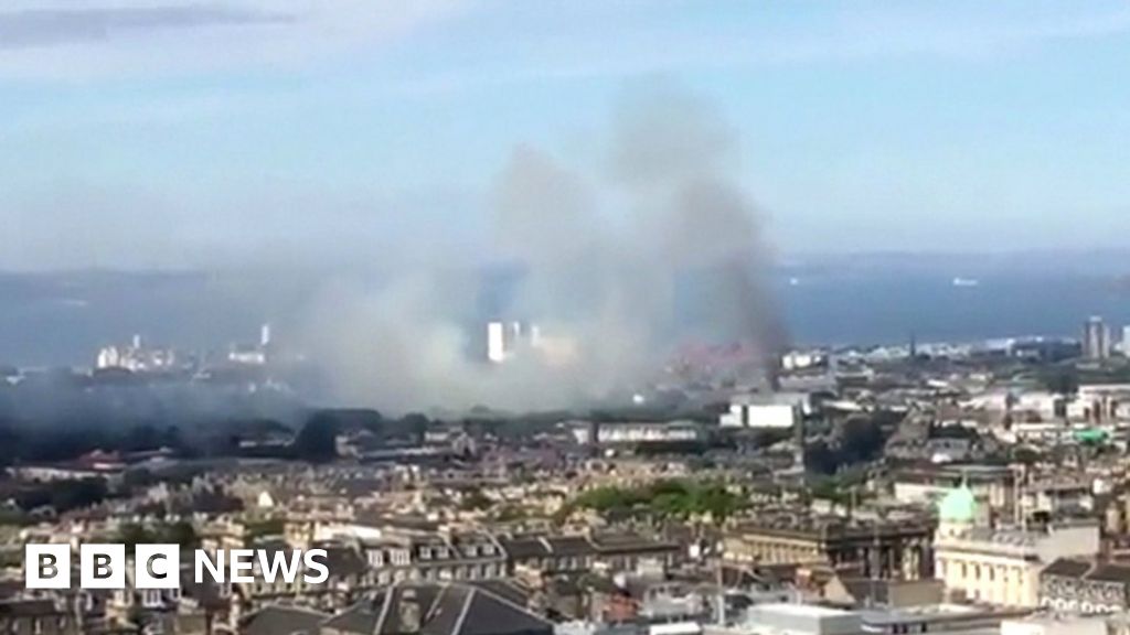 Smoke fills Edinburgh skyline in derelict pub blaze - BBC News