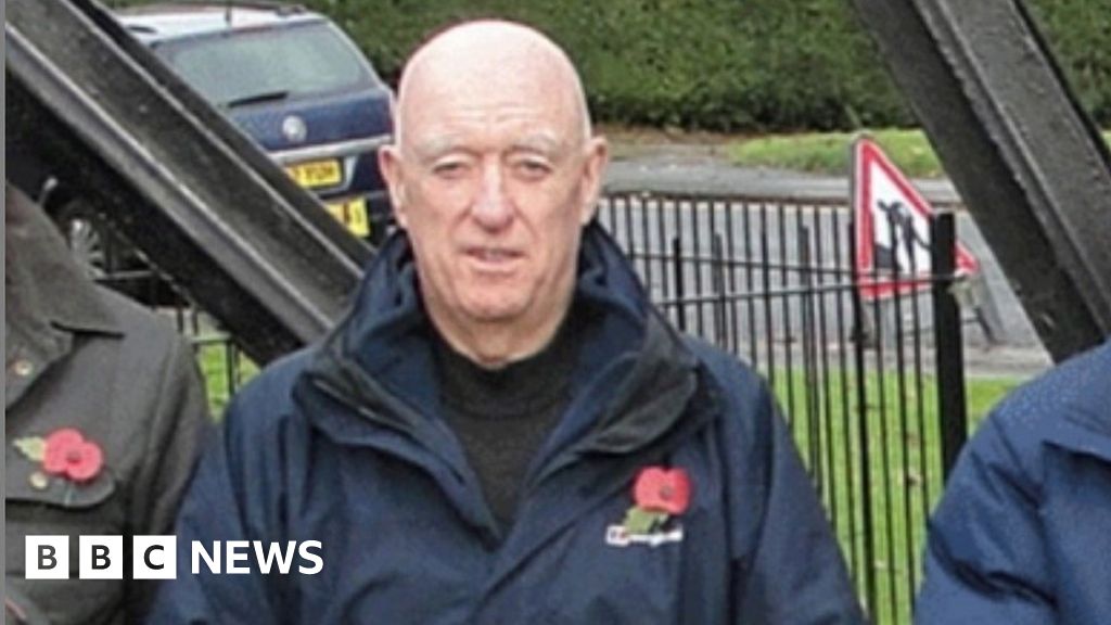 George Cross call for Jo Cox attack 'hero' Bernard Kenny - BBC News