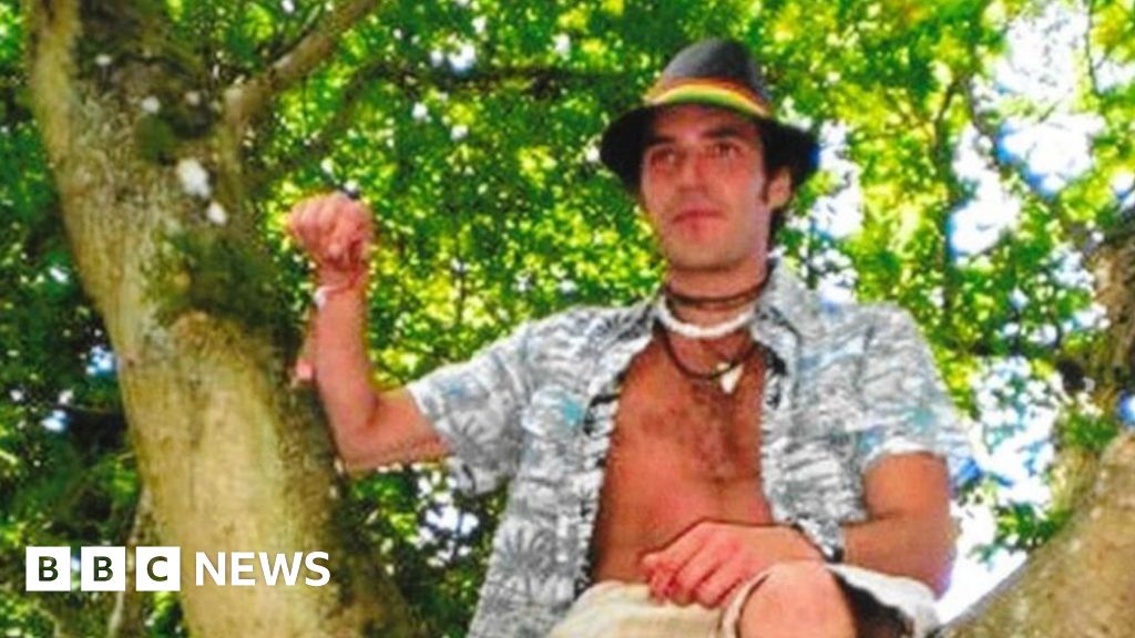 Family's 'shock' at Whitstable hit-and-run crash sentence - BBC News